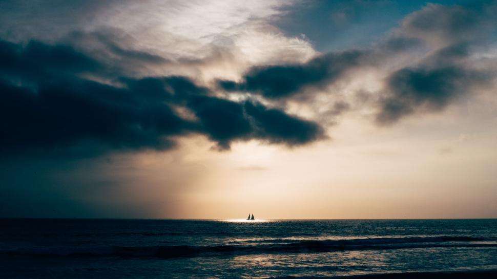 Free Stock Photo of Sun Shining Through Clouds Over Ocean | Download ...
