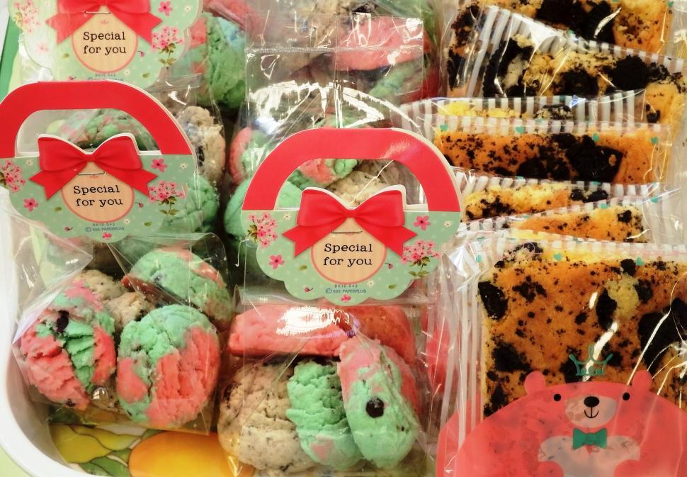 Free Stock Photo of Selection of individually wrapped marble cakes ...