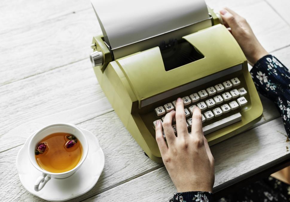 Free Stock Photo of Close up of a vintage typewriter platen being ...
