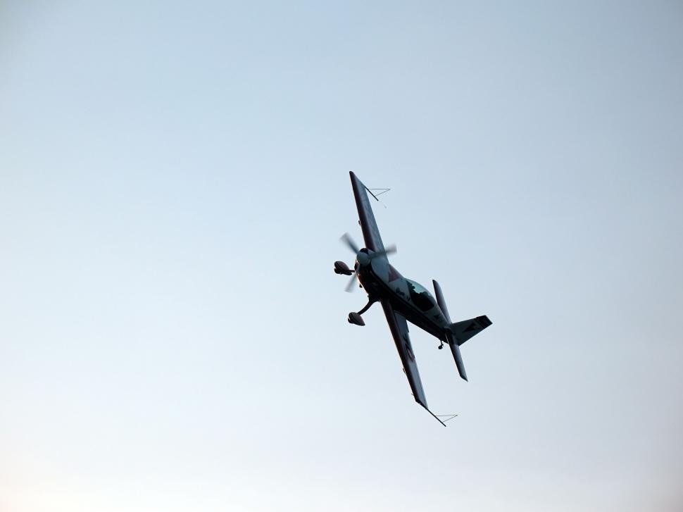 Free Stock Photo of Aerobatic team making loopings in the air ...