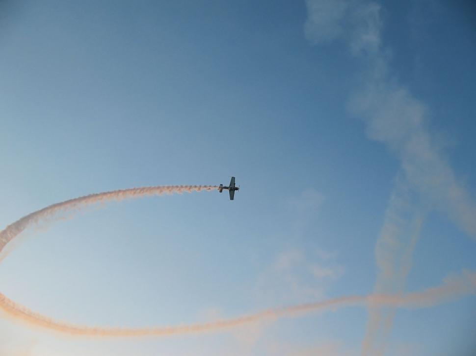 Free Stock Photo of Aerobatic team making loopings in the air ...
