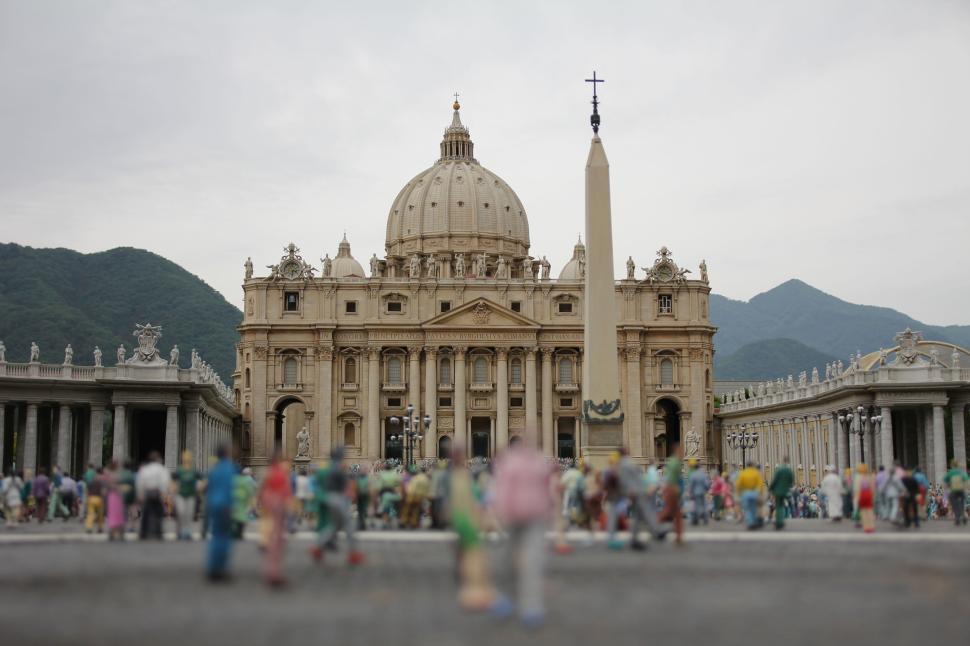 Free Stock Photo of A historic building with a large dome and obelisk ...