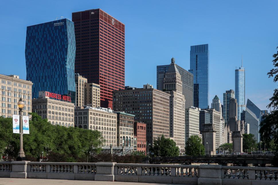 Free Stock Photo of Vibrant Cityscape with Iconic Buildings and Clear ...
