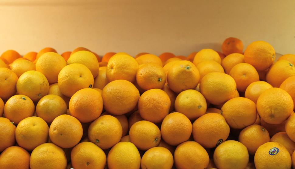 Free Stock Photo of Piled fresh oranges with natural texture in market ...