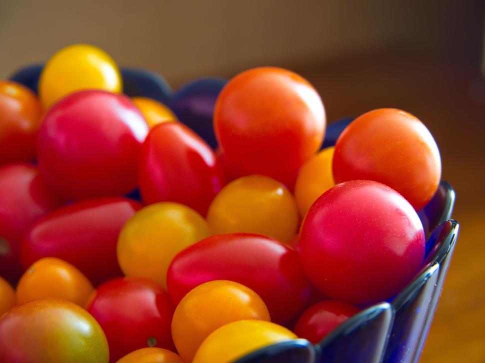 Free Stock Photo of Bowl filled with vibrant cherry tomatoes of various ...