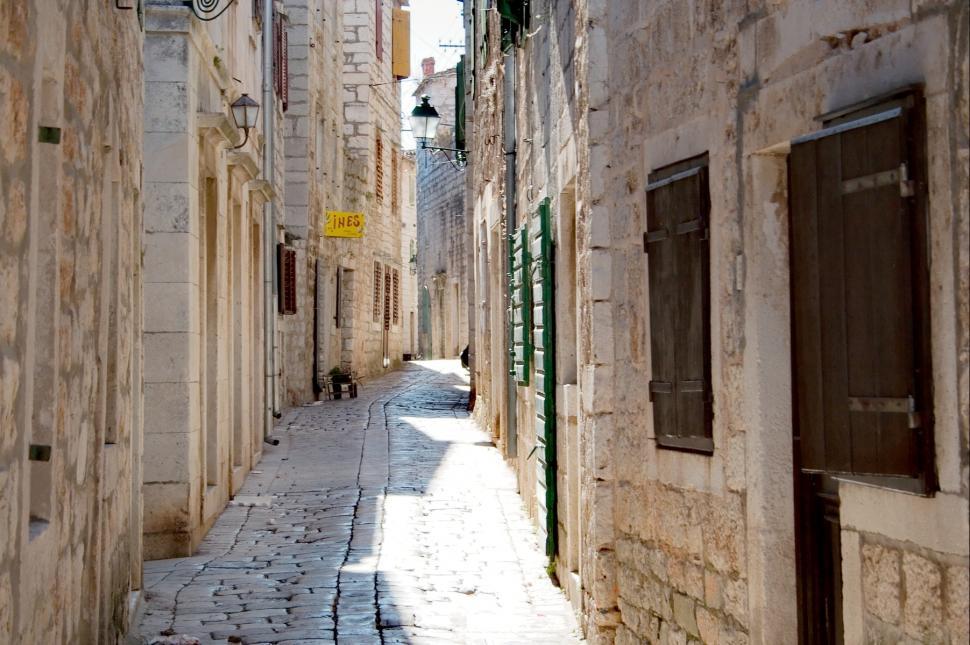 Free Stock Photo of The middle street | Download Free Images and Free ...