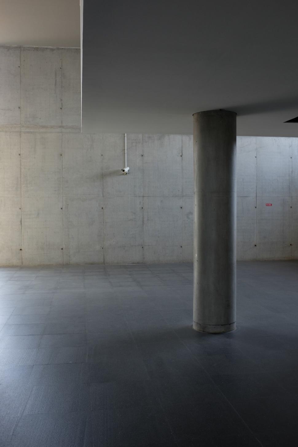 Free Stock Photo of Empty Room With Concrete Walls and Columns ...