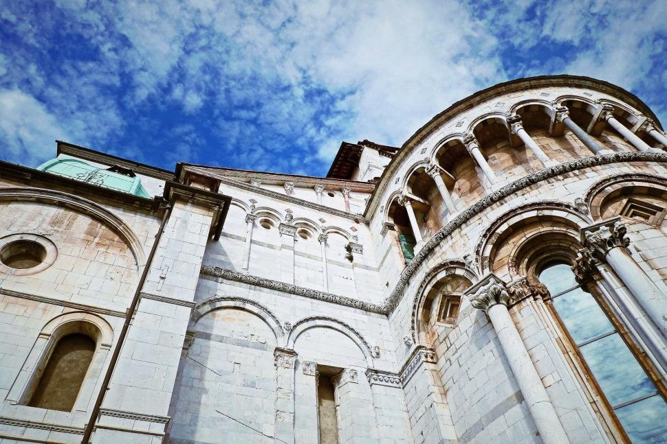 Free Stock Photo of Towering Skyscraper Against Sky | Download Free ...