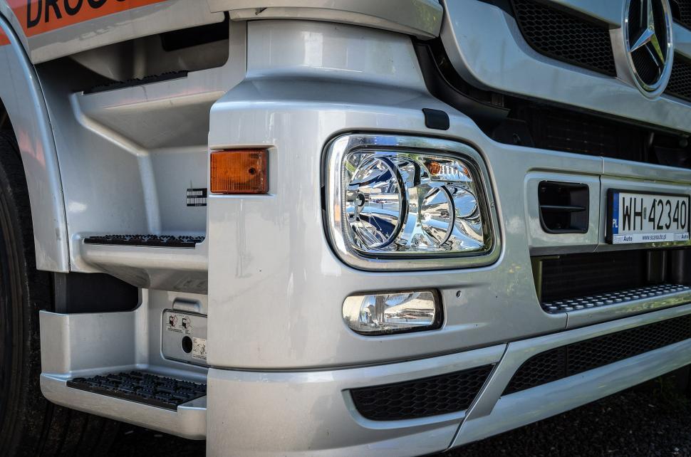 Free Stock Photo of Close-Up of the Front of a Mercedes Benz | Download ...