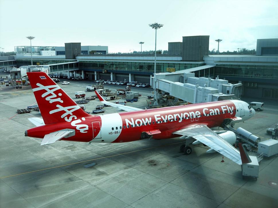 Free Stock Photo of Red and White Jet Airliner on Airport Tarmac ...